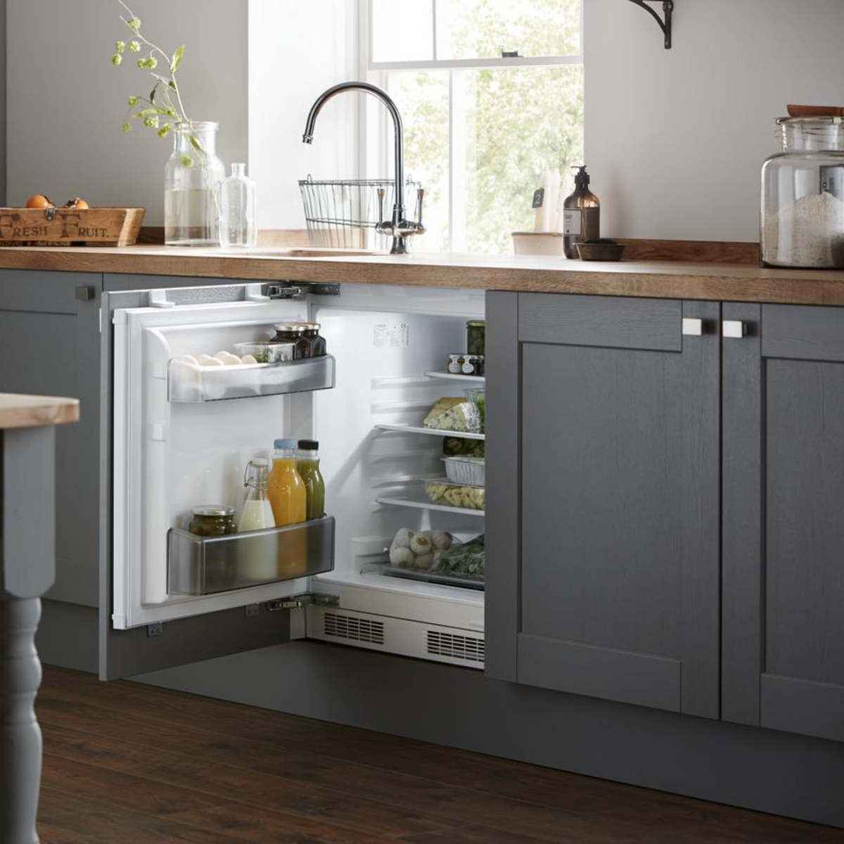 Lamona LAM6001 Built Under Integrated Larder Fridge - White – Evans ...