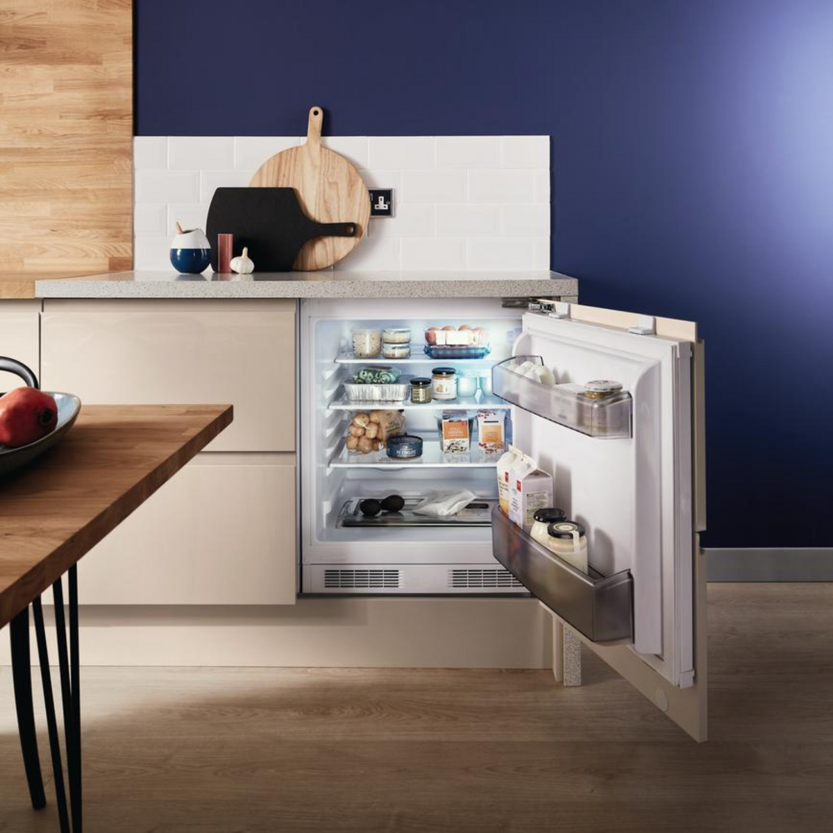 Lamona LAM6001 Built Under Integrated Larder Fridge - White – Evans ...